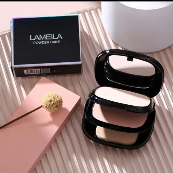 Lameila | Makeup | New Lameila Double Layer Oil Control Powder | Poshmark